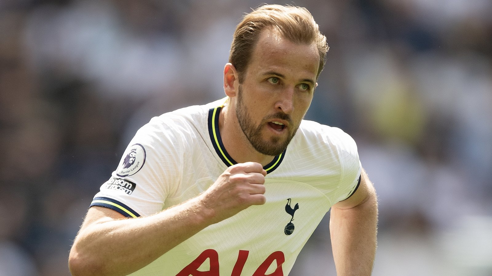 Kane arrives in Germany to seal Bayern Munich switch