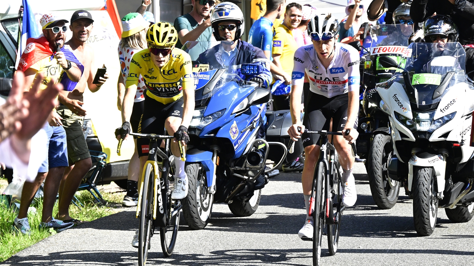 Vingegaard and Pogacar battle in first Alpine stage