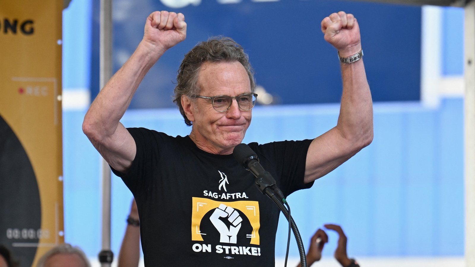 Stars join actors' strike rally in New York