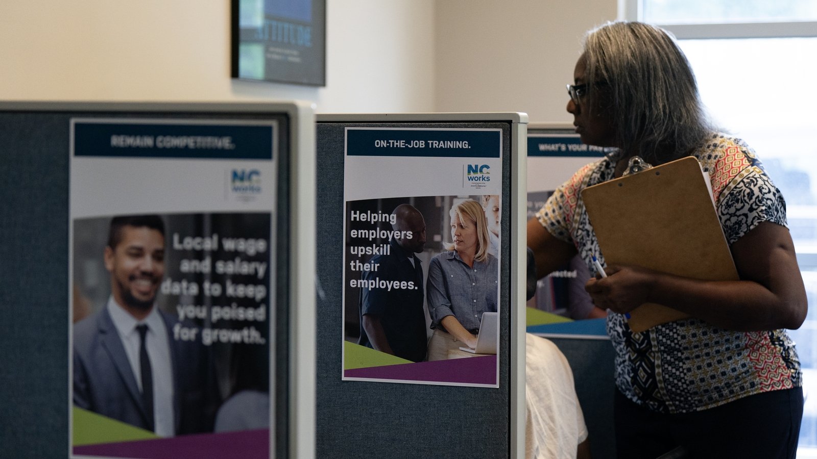 US job growth slows sharply in October