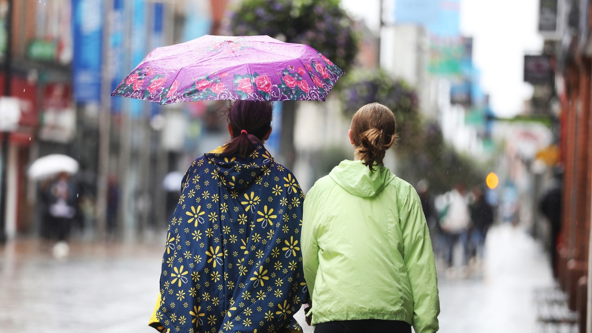 Heavy rain as Storm Antoni passes over Ireland | Brendan O'Connor - RTÉ ...