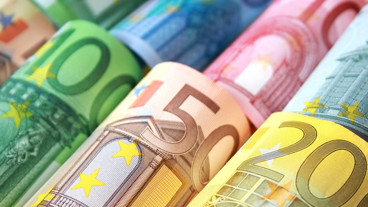 How women escaping an abusive relationship can regain financial control ...