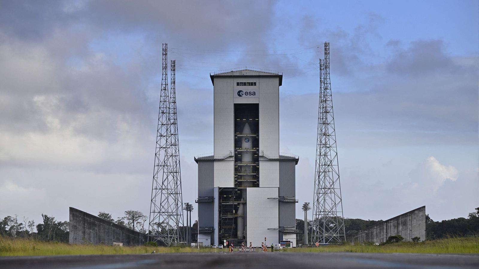 ESA's Ariane 6 debut launch likely delayed to next year