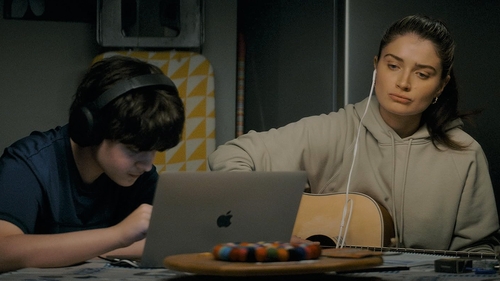 Flora and Son star 'had no idea' who Pierce Brosnan was