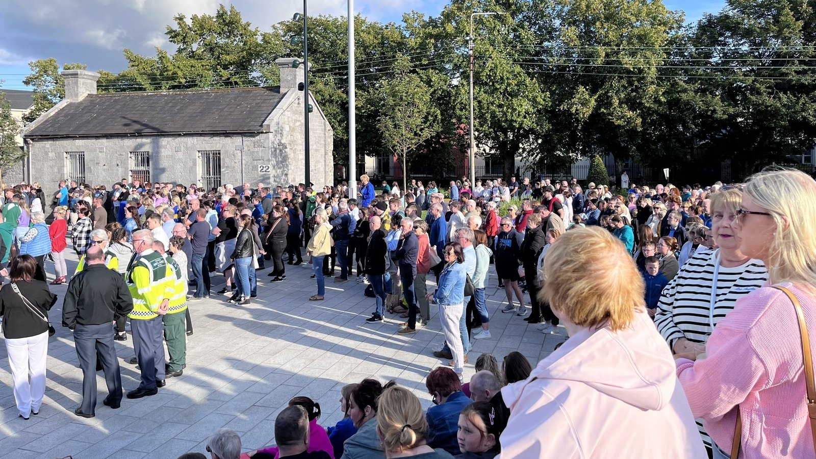 Thousands gather in Clonmel to remember crash victims