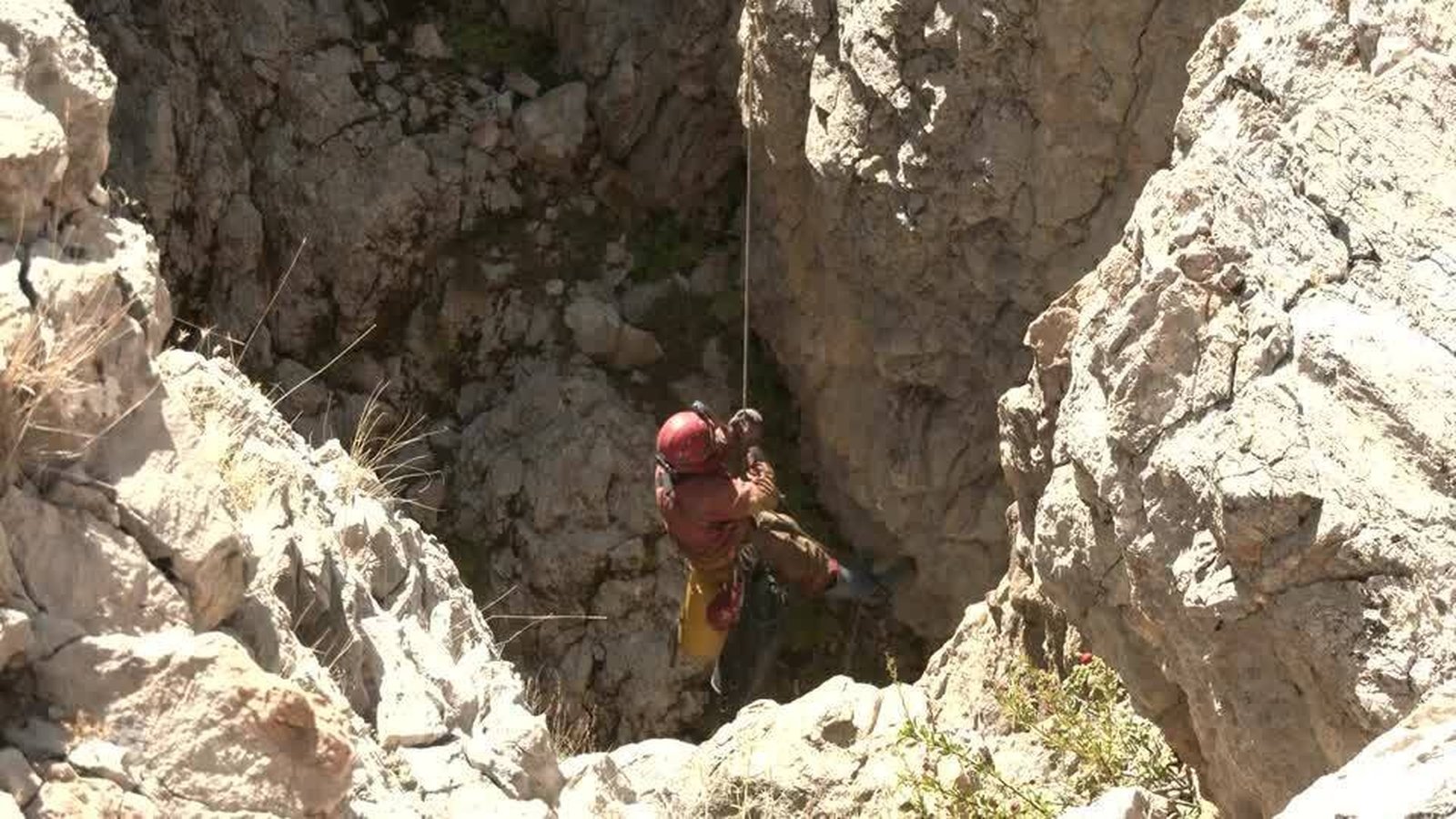 'I'm alert' says US cave explorer trapped in Turkey