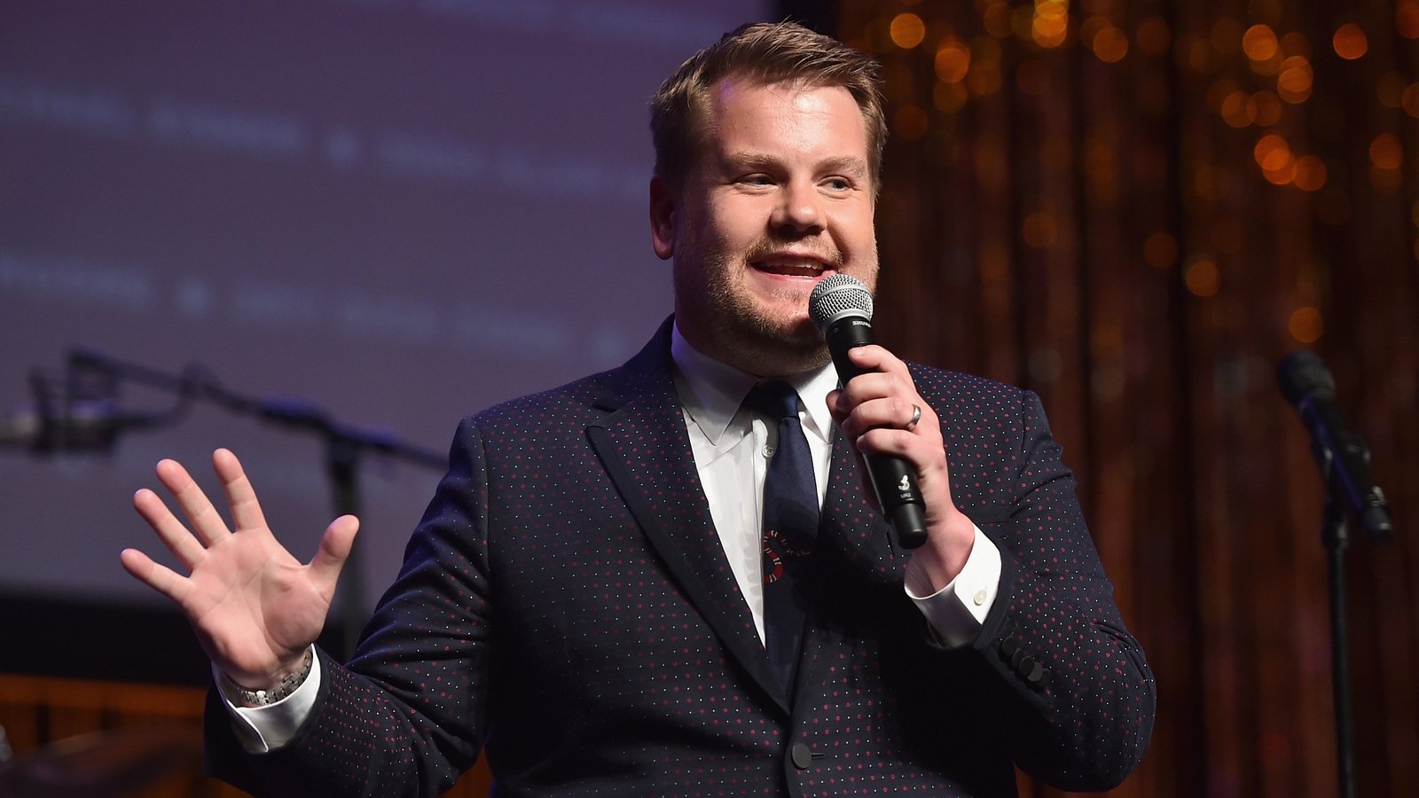 Corden on how Cruise swayed him to fly in fighter jet