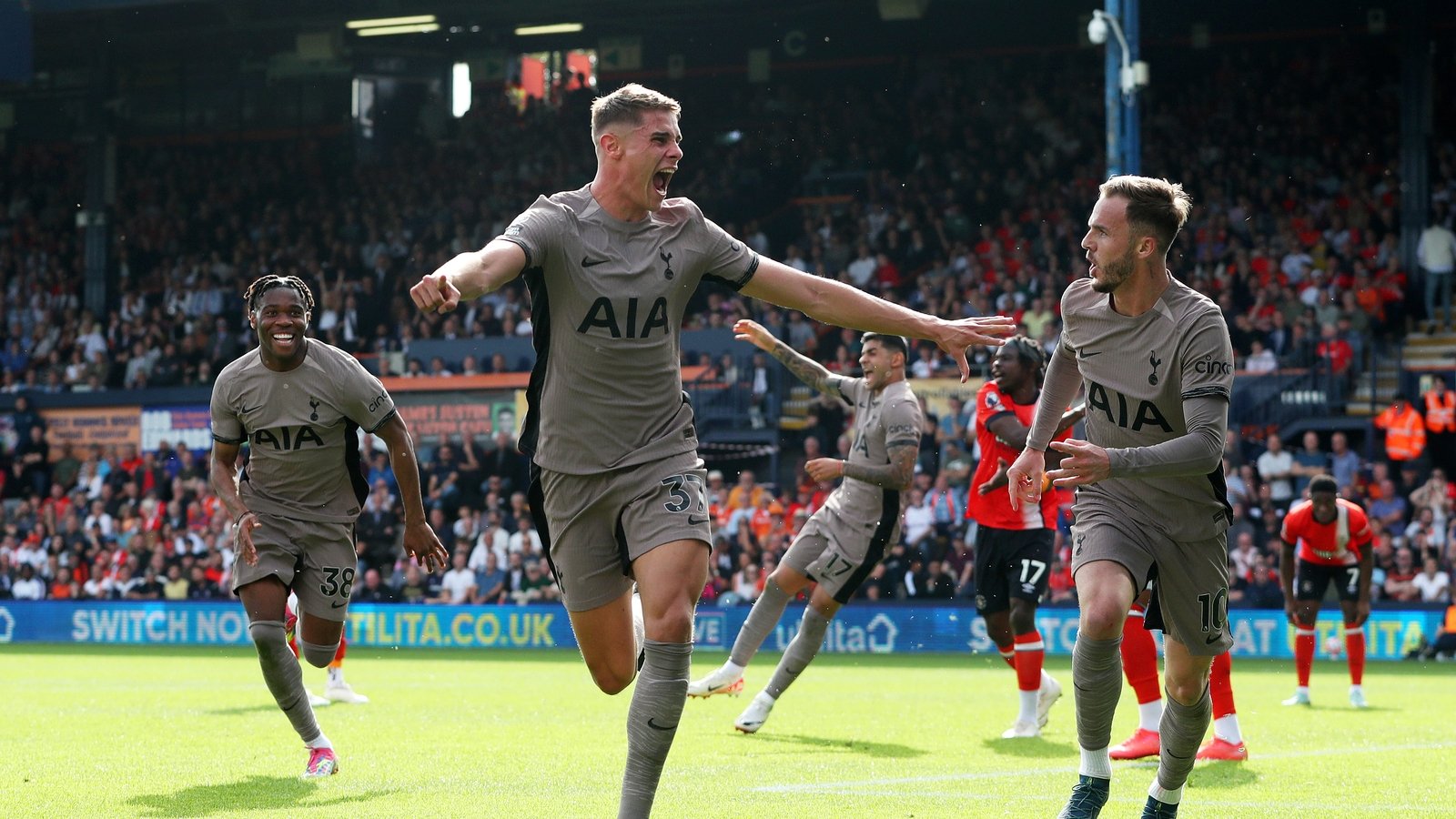 Van de Ven strikes to send ten-man Spurs to the summit