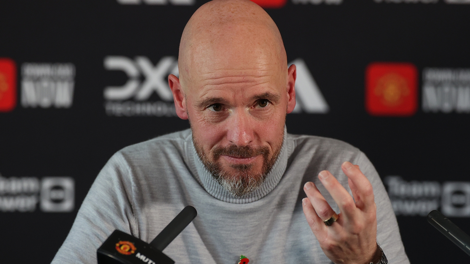 Players have to take responsibilty, says Ten Hag