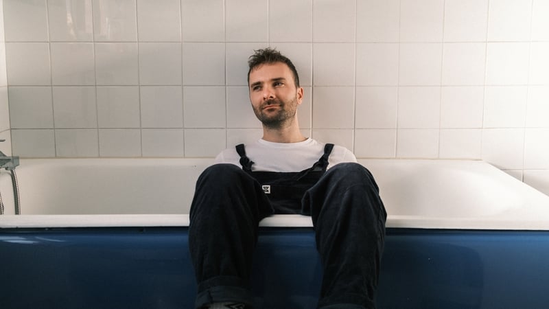 Behind the music - Honas