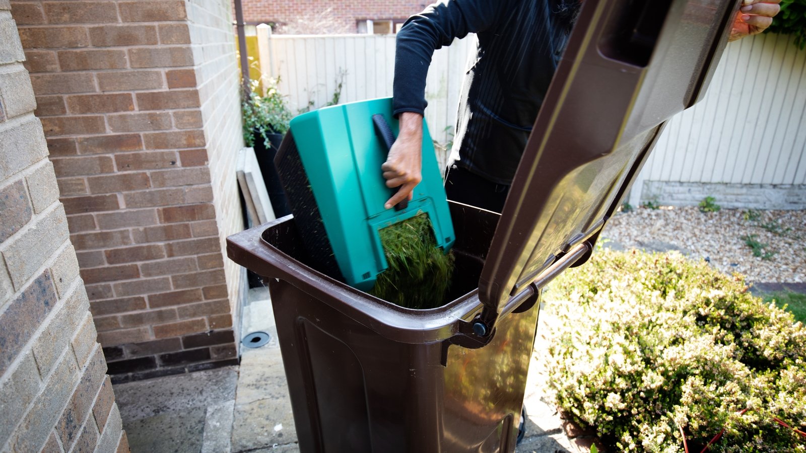 Majority still putting waste into wrong bin, says EPA