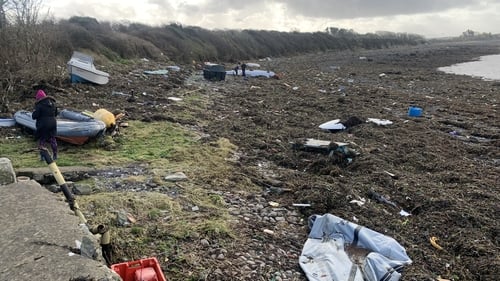 12,000 áitreabh fós gan chumhacht tar éis na stoirme