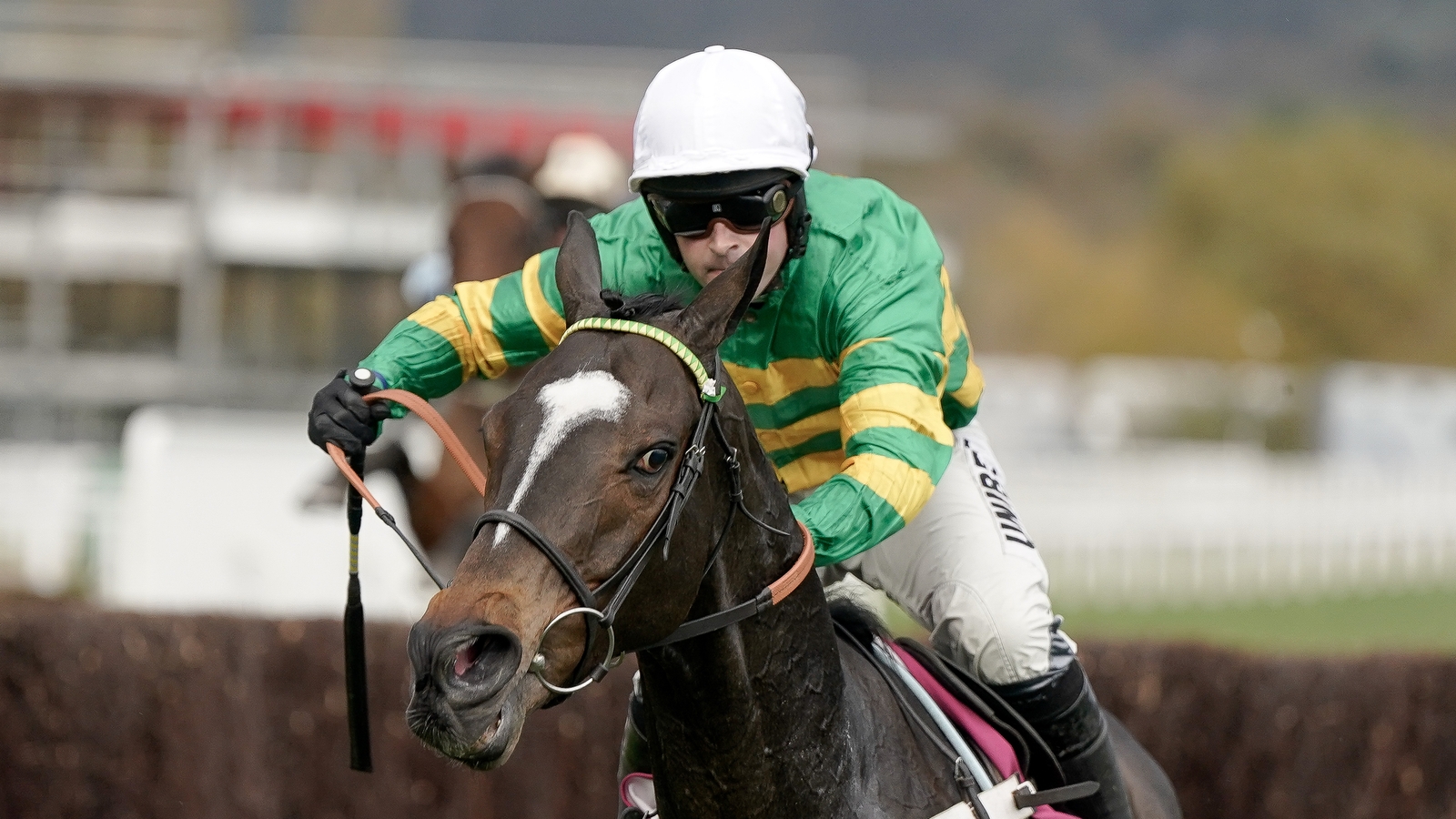 Jonbon impresses in landing Shloer Chase at Cheltenham