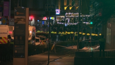 Video | 'Absolutely terrifying' - US tourists react to Dublin unrest | RTÉ