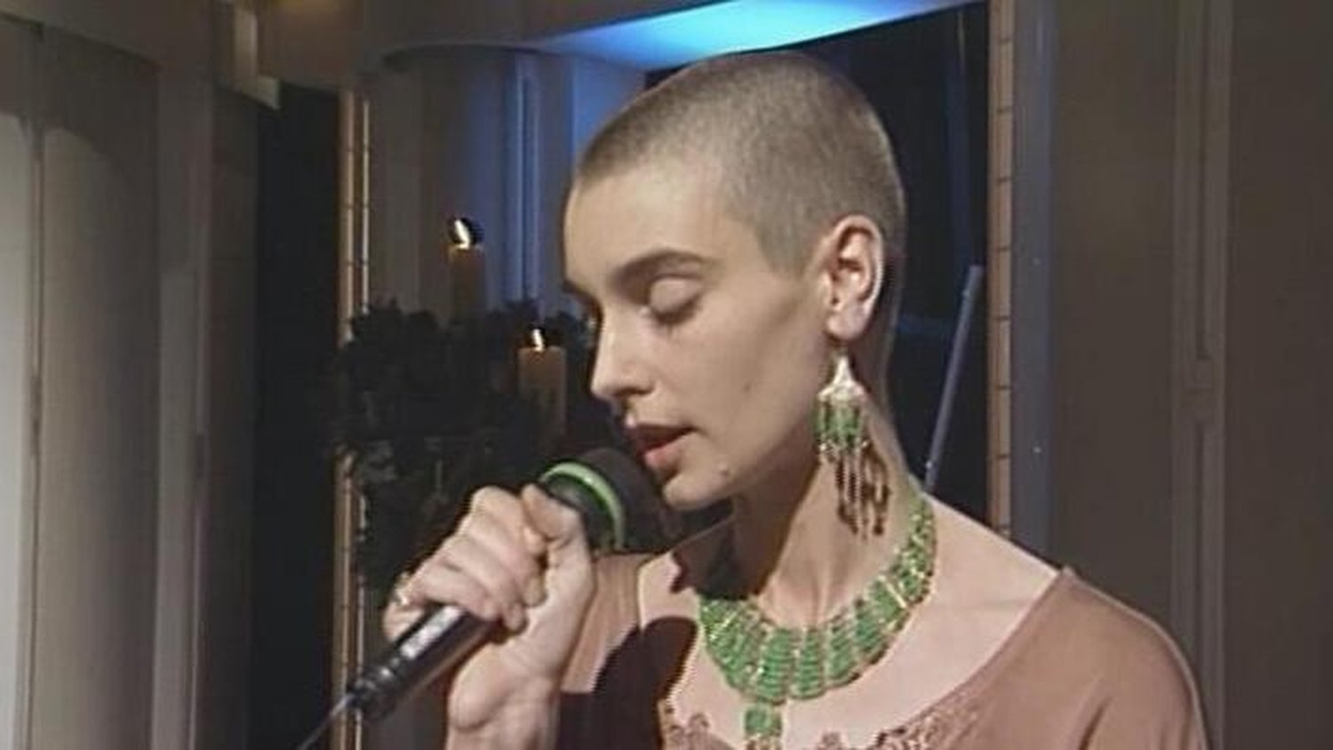 RTÉ Archives | Arts and Culture | Sinéad O'Connor Danny Boy