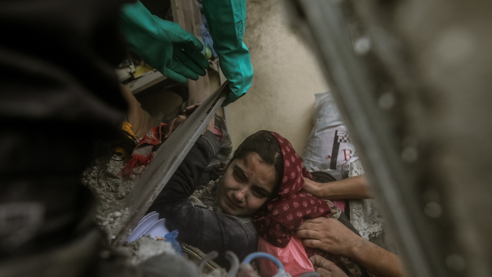 As it happened: Deal on pause in fighting 'not close'