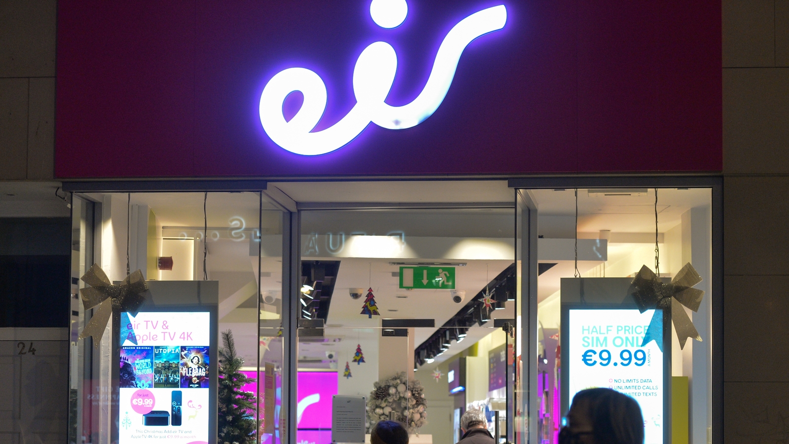 eir halves gender pay gap in two years