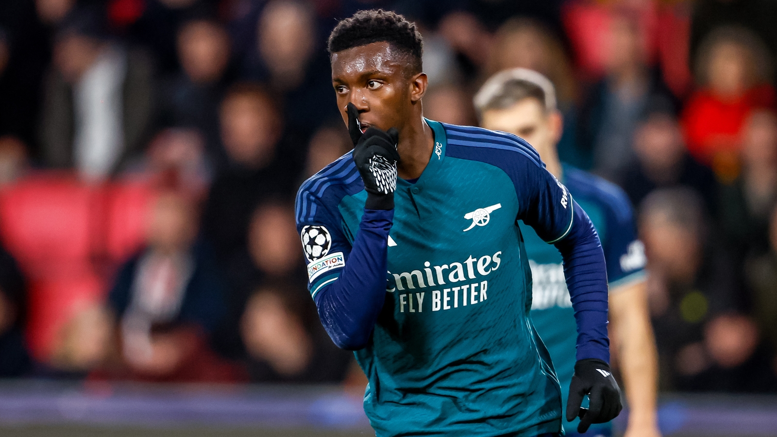 Arsenal wrap up successful group stage with draw at PSV