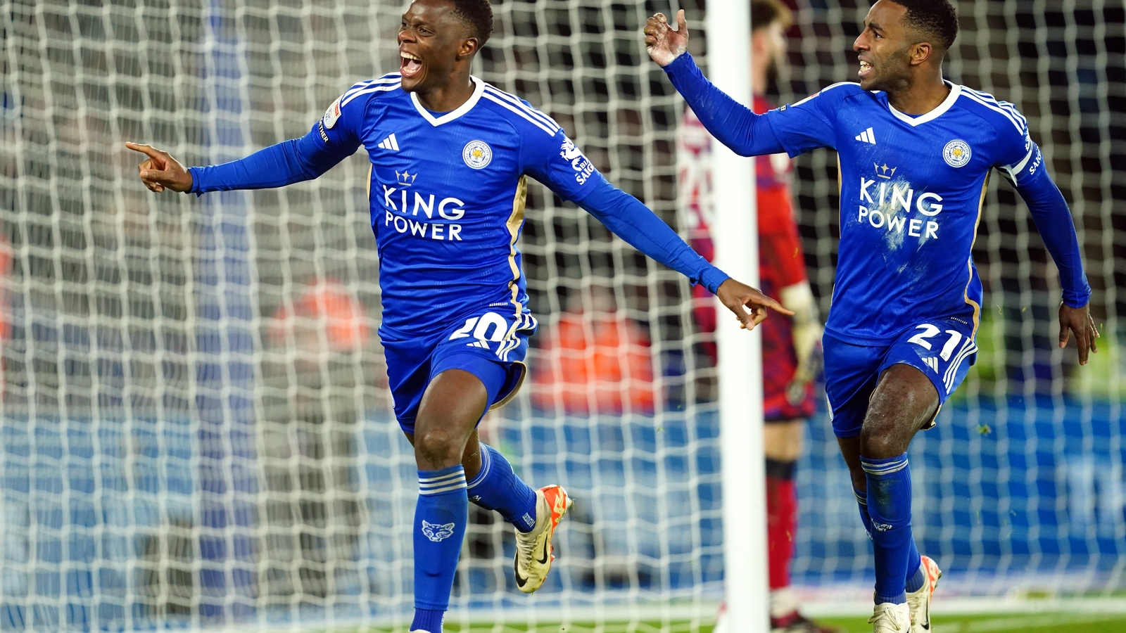 Championship wrap: Leicester back top, win for Rooney