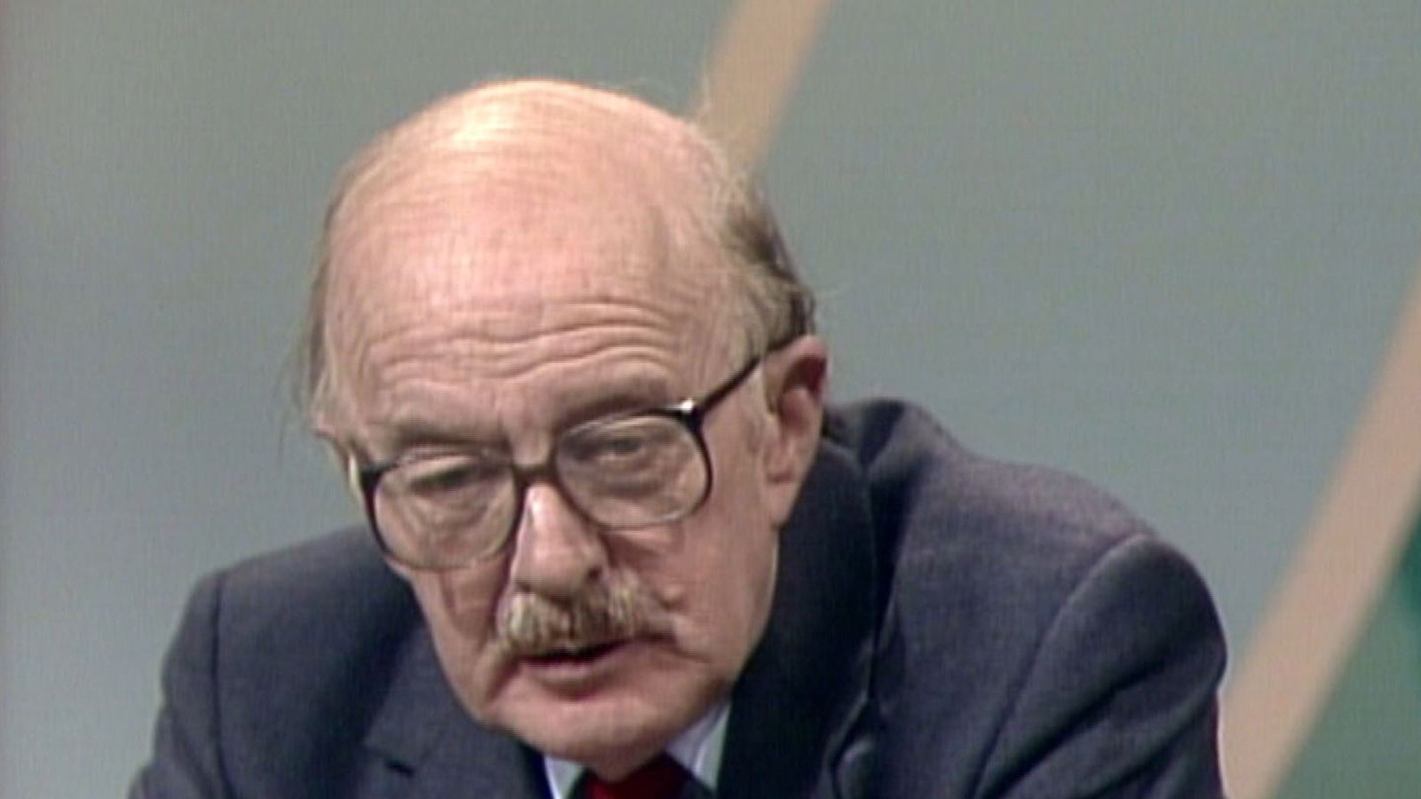 Cáipéisí Stáit: Deis curtha amú le stádas a fháil don Ghaeilge