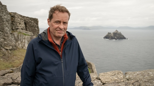 Ardal O'Hanlon to present his first Irish language show