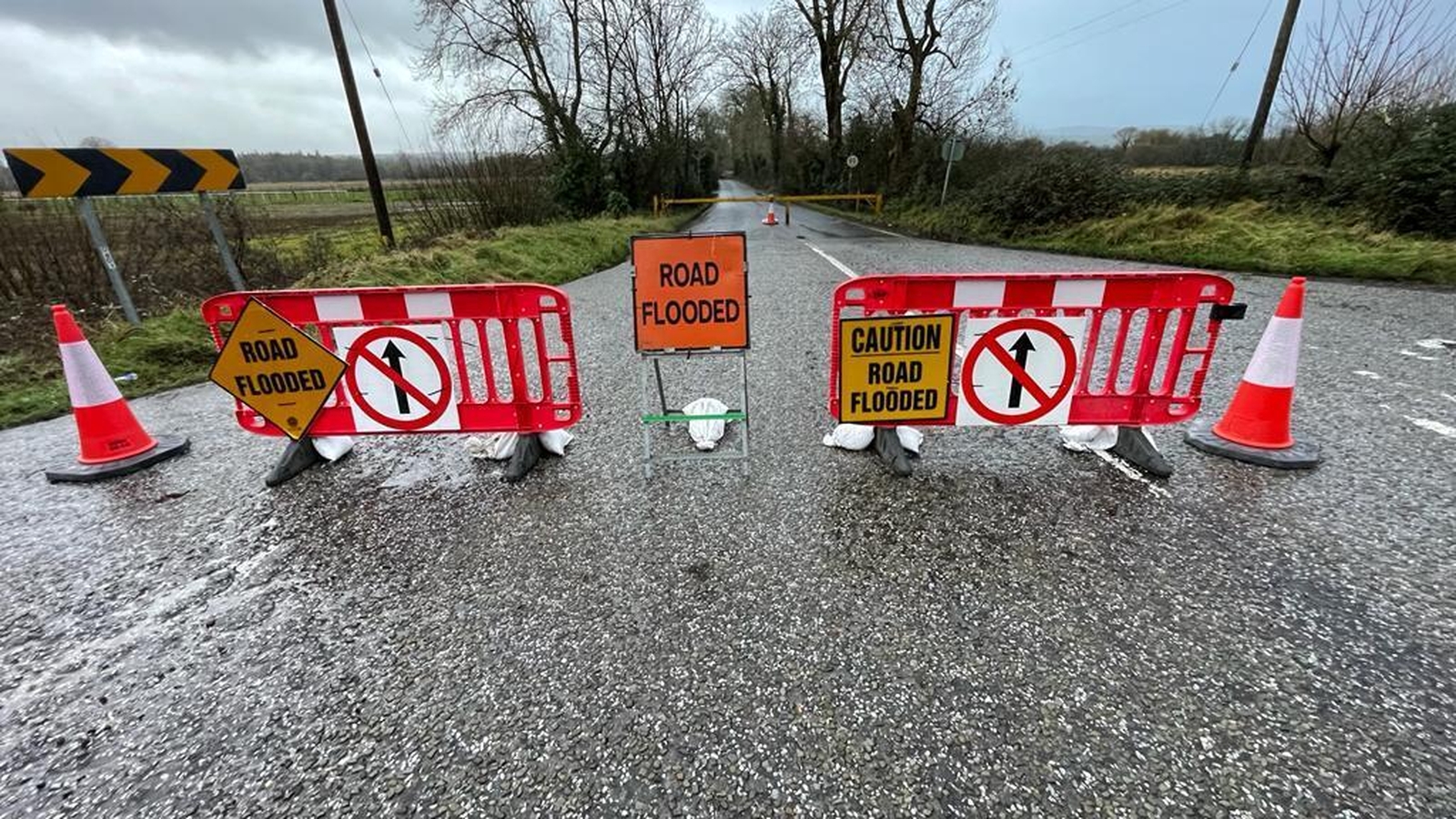 Small number of premises in Bantry flooded after storm