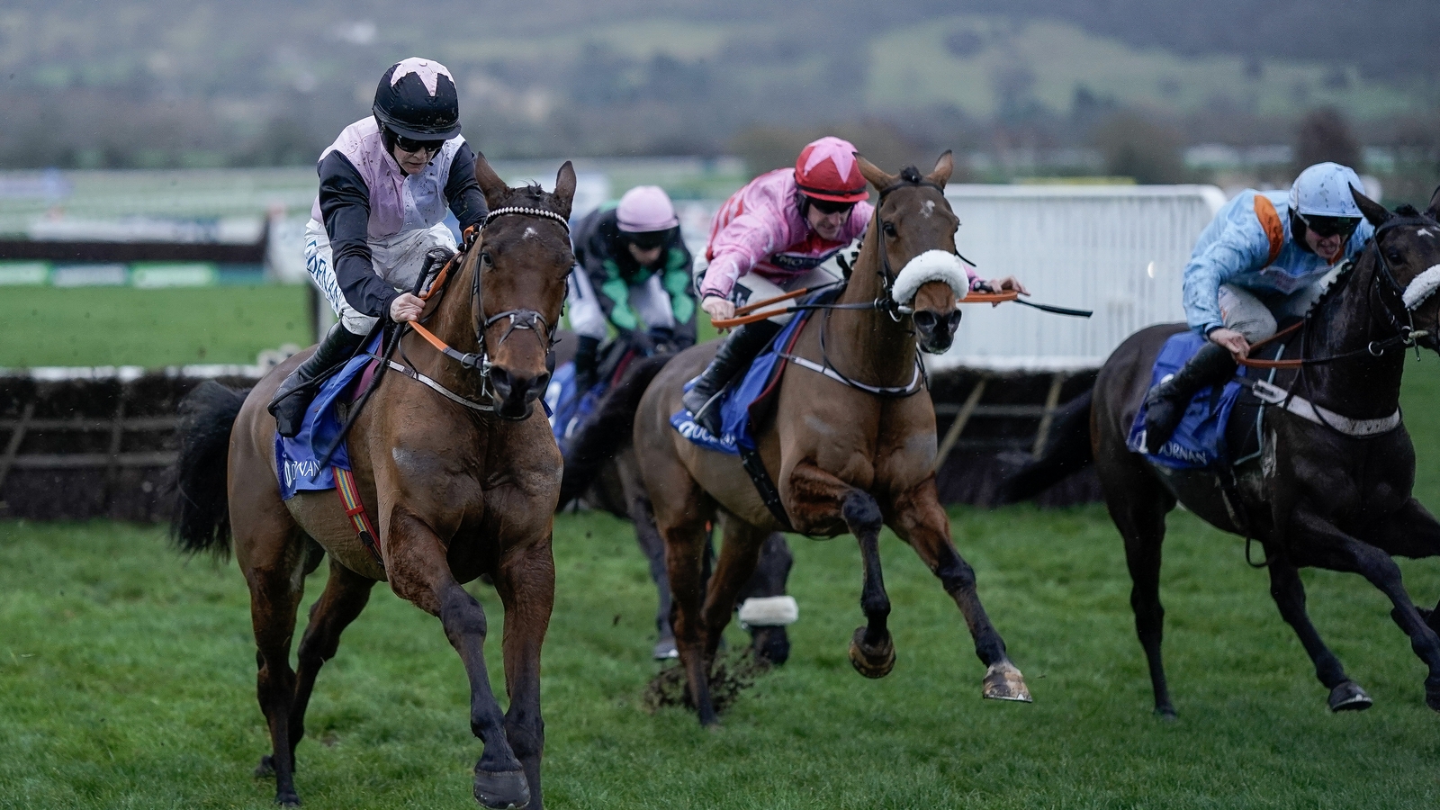 Bob Olinger takes Relkeel prize on Cheltenham return