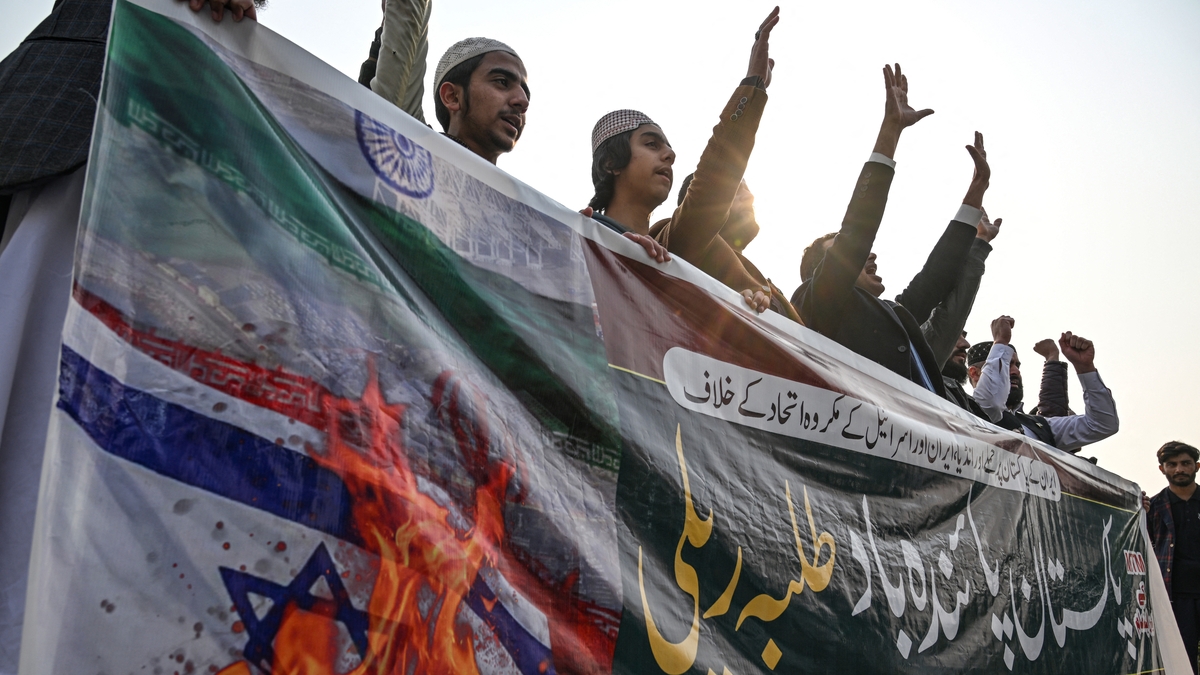 Pakistan & Iran have both conducted strikes on each other's territories ...