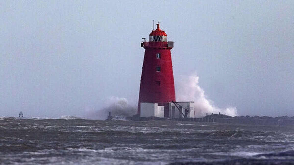 Met Éireann issues status red warning as Storm Isha arrives | This Week ...