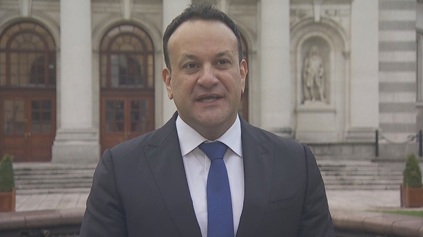 Deá-ghuí agus beannacht á ghuí ar pholaiteoirí Stormont