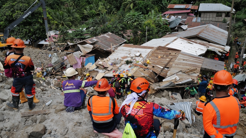 'Miracle' rescue 60 hours after Philippine landslide