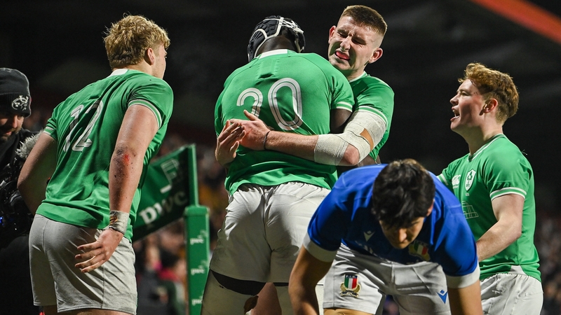 Late Edogbo try keeps Ireland's Grand Slam dreams alive
