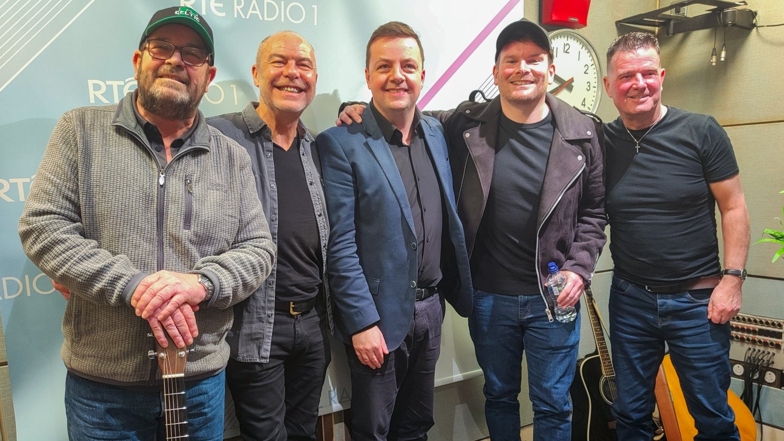 Aslan debut with new singer on Oliver Callan's show