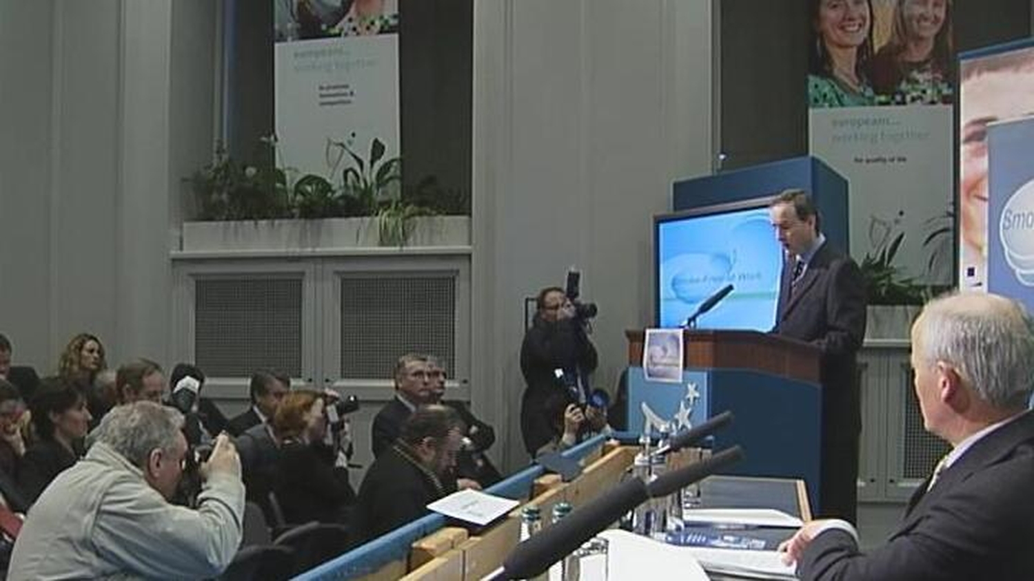 RTÉ Archives | Health | Workplace Smoking Ban