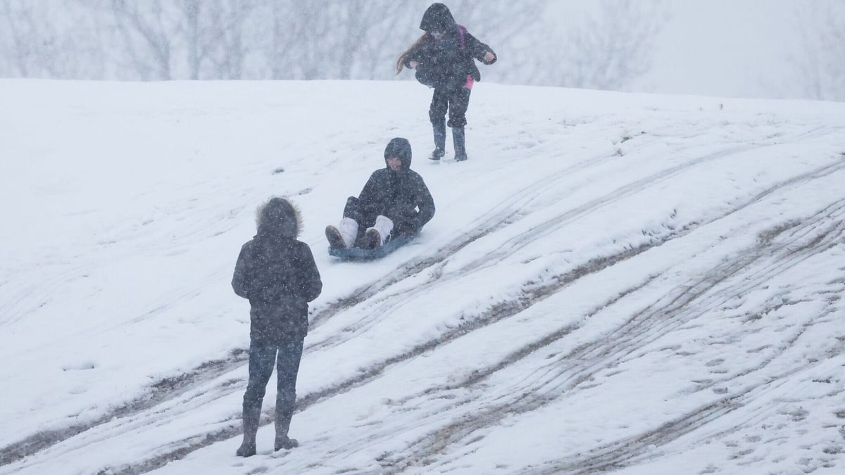 Yellow snow and ice warning for several counties | News At One - RTÉ ...