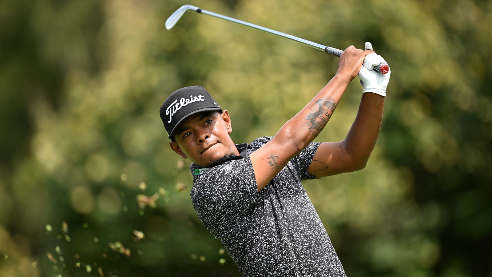 Davidse overcomes loss with bright start in Workwear