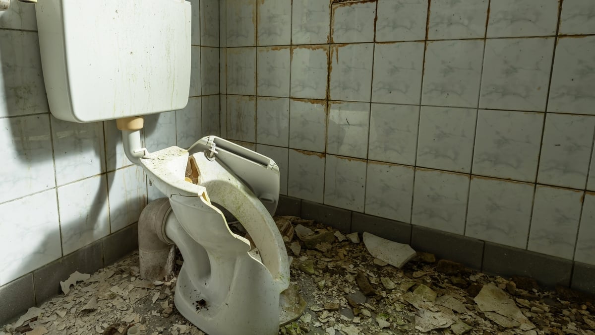 Dirty Irish Toilets | Liveline - RTÉ Radio 1