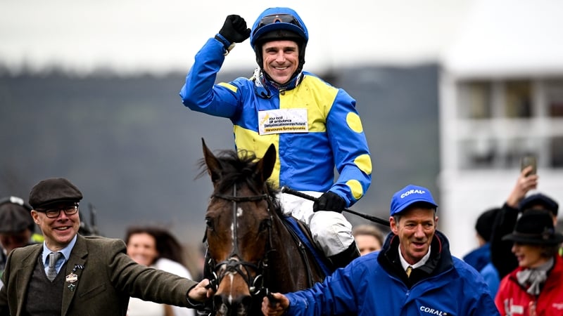 Cheltenham round-up: Langer Dan retains Coral Cup crown