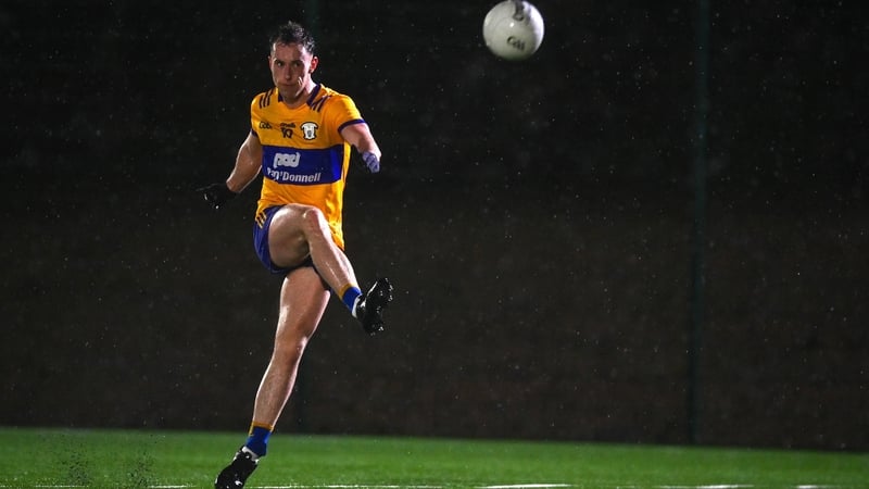 Clare hold off rallying 14-man Antrim