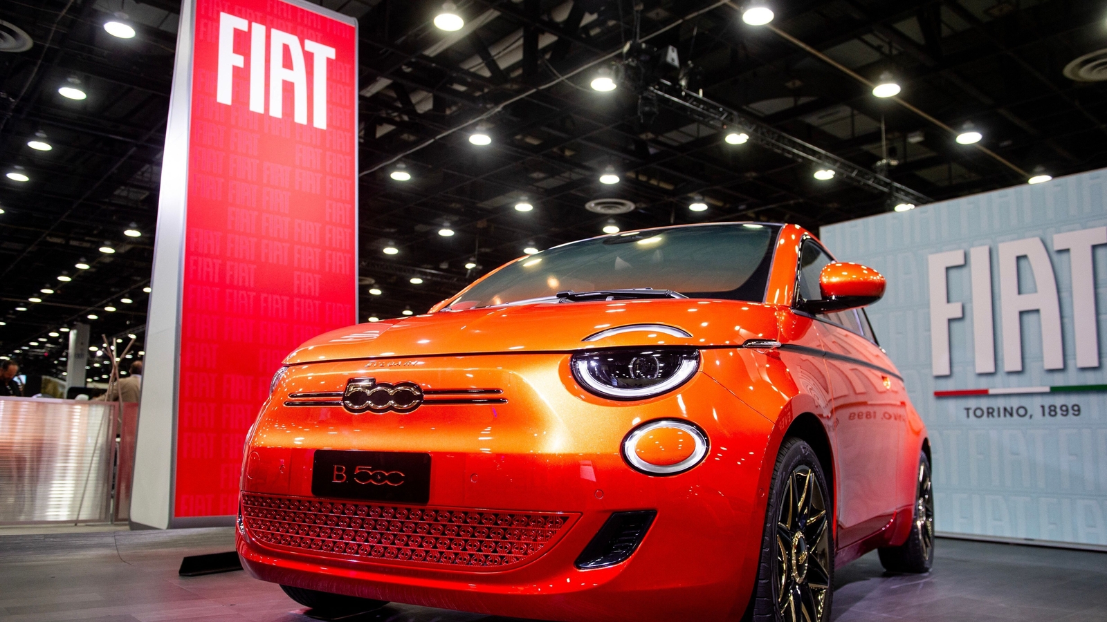 Stellantis Q1 revenues fall 12%, forecasts H2