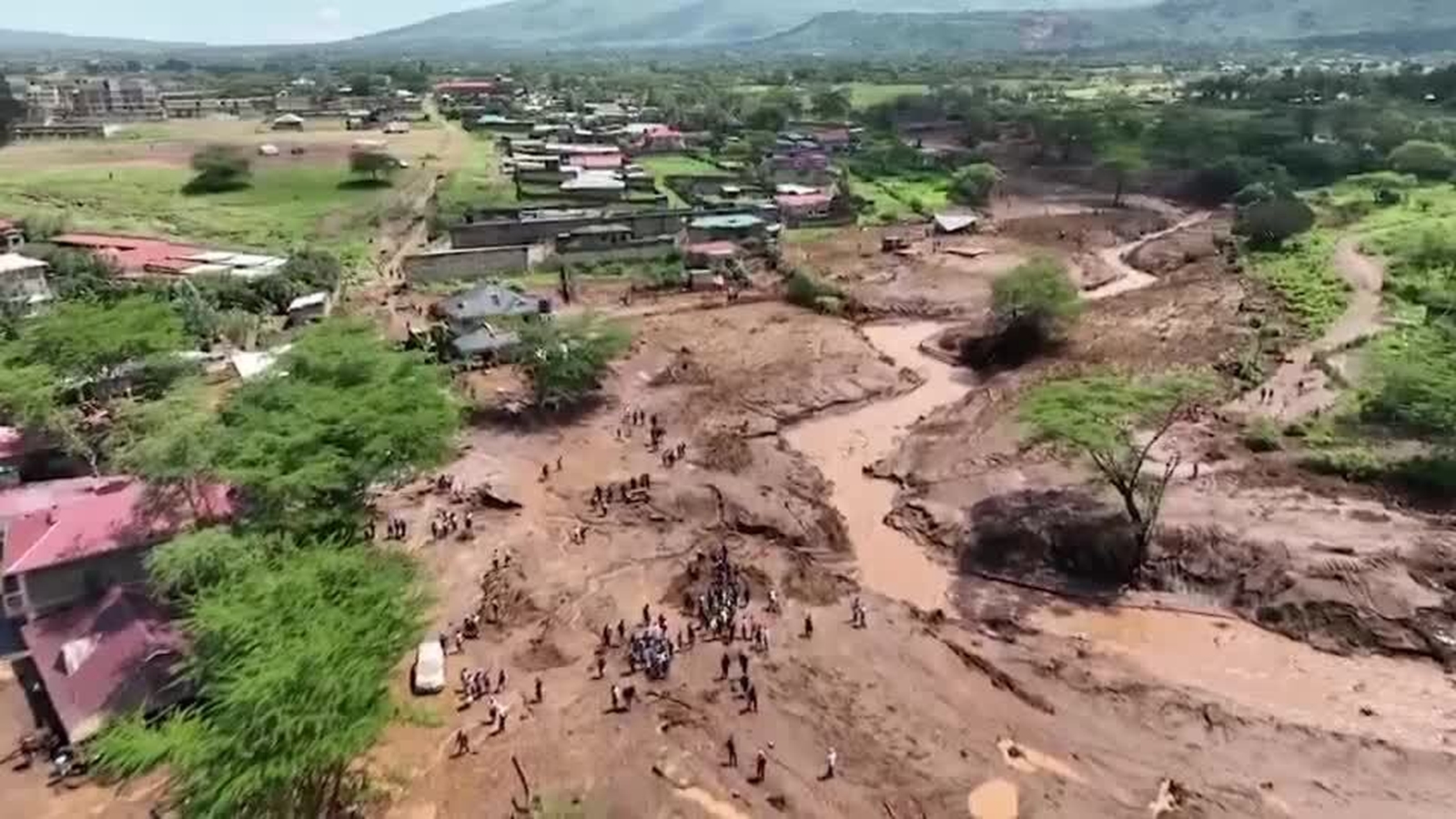 Floods kill at least 45 in central Kenya after dam bursts
