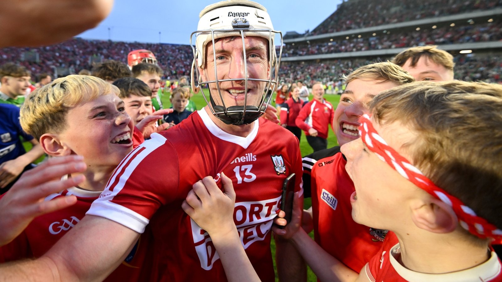 Cork keep season alive with last-gasp win over Limerick