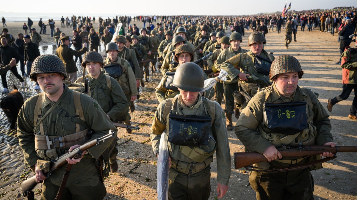 Remembering D-Day - 80 Years Ago Today | Liveline - RTÉ Radio 1