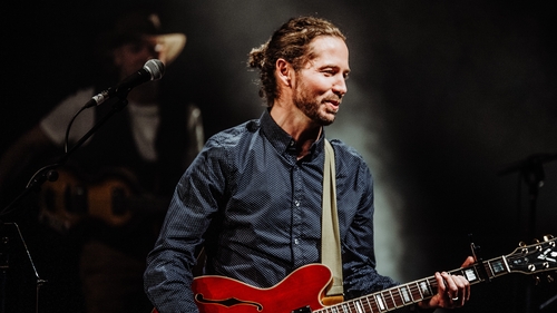 Behind the music - Marcus Magee and The Hollawmen