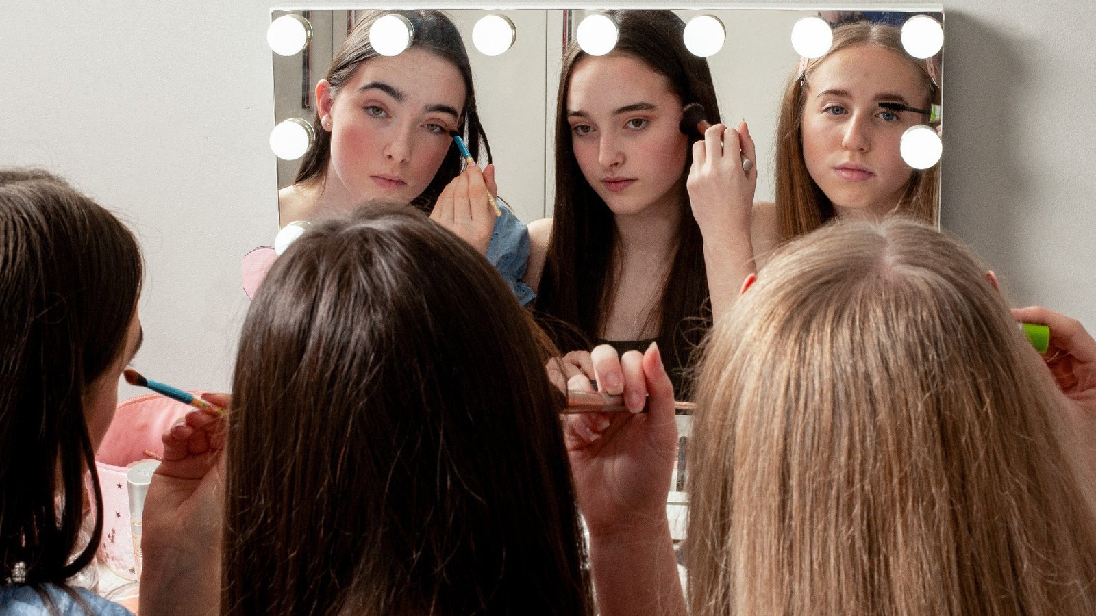 Girls' Night: fotos de Eimear Lynch de las discotecas para adolescentes ...