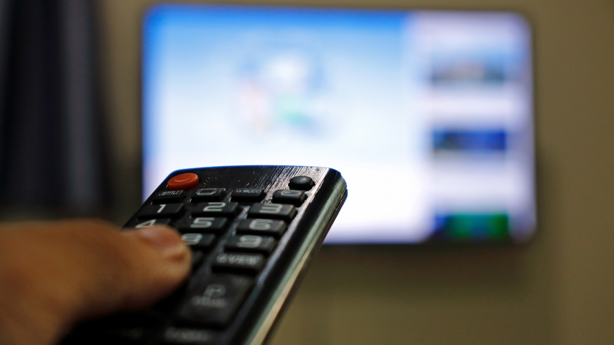 Legal notices issued to 13 TV 'dodgy box' providers | News At One - RTÉ ...