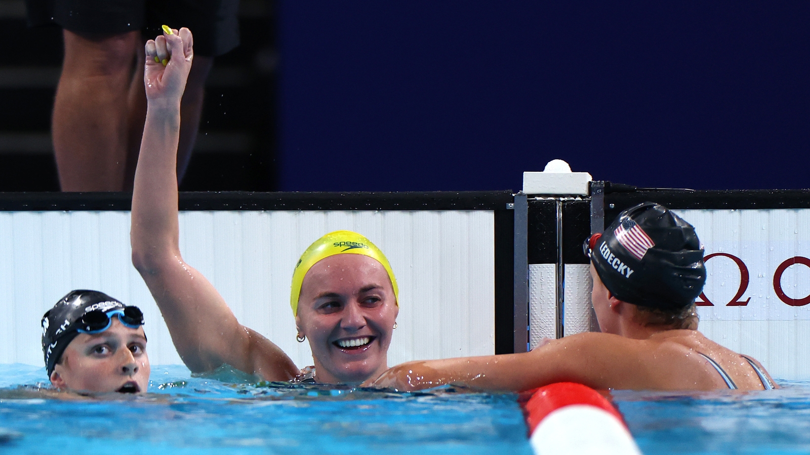 Paris 2024: Titmus defends 400m freestyle title