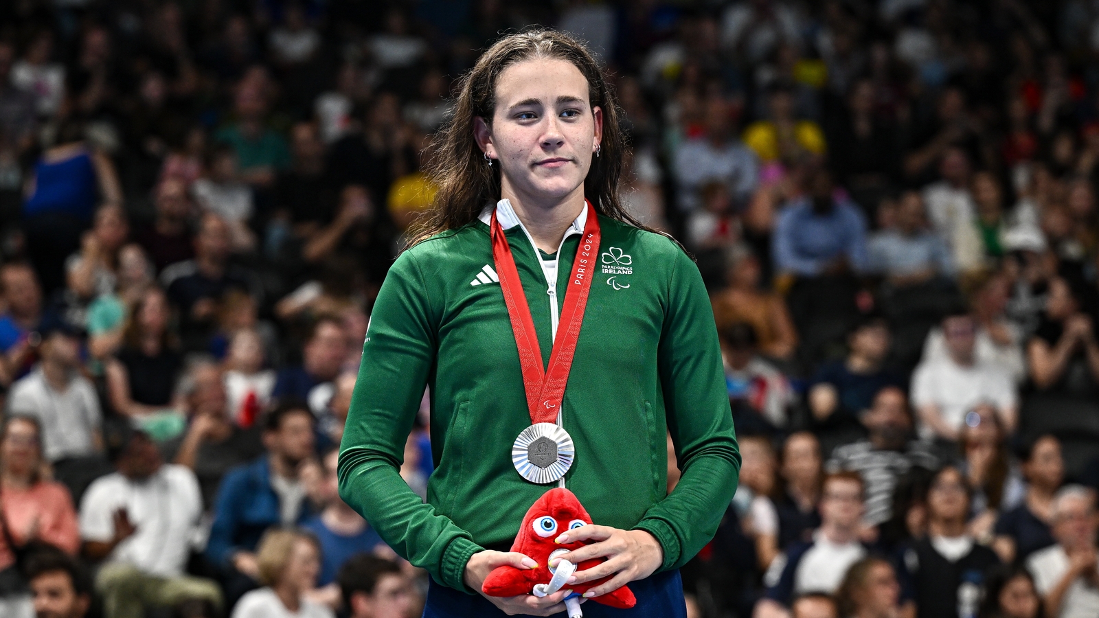 Paris 2024: Ní Riain takes silver in 100m backstroke