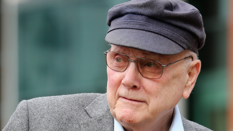 Carry On and Coronation Street star Kenneth Cope dies