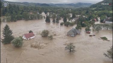 Video | Polish police rescue residents from severe flooding | RTÉ